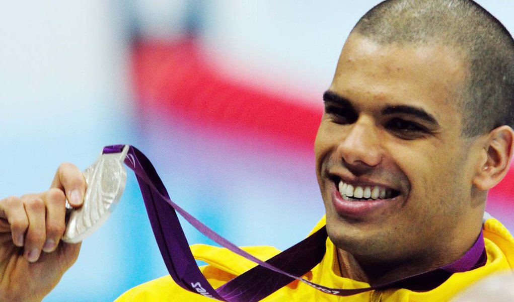 Andre Brasil leva ouro e quebra recorde nos 50m livre | Brasil 247