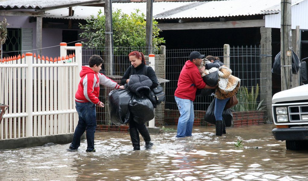 Cheias afetam mais de 17 mil pessoas no RS | Brasil 247