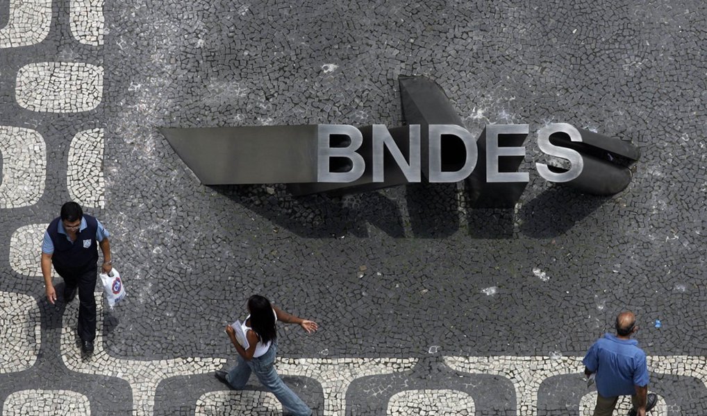 BNDES amplia participação em financiamentos do Finame | Brasil 247