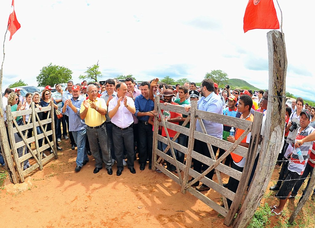 Governo assenta mais 45 famílias; reforma agrária alcança 29 mil ...