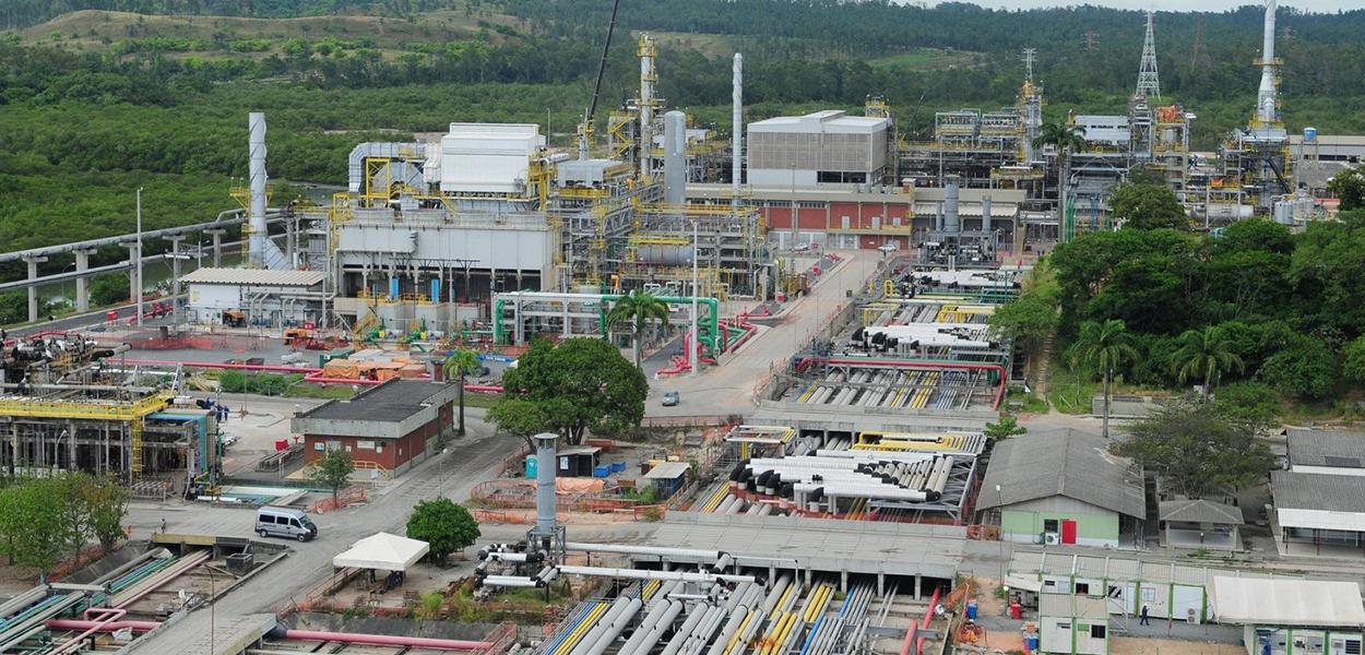 TCU diz que Petrobrás vendeu refinaria a preço abaixo do mercado e pode ...