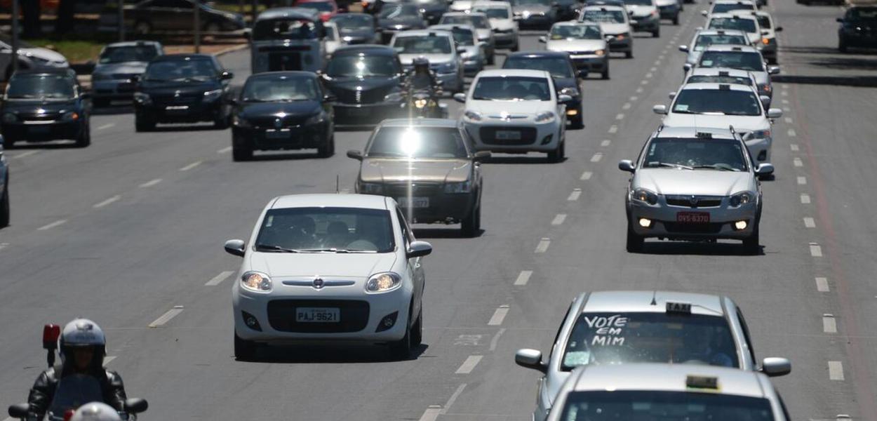 Governo avalia ampliar crédito para taxistas, motoristas de aplicativos ...