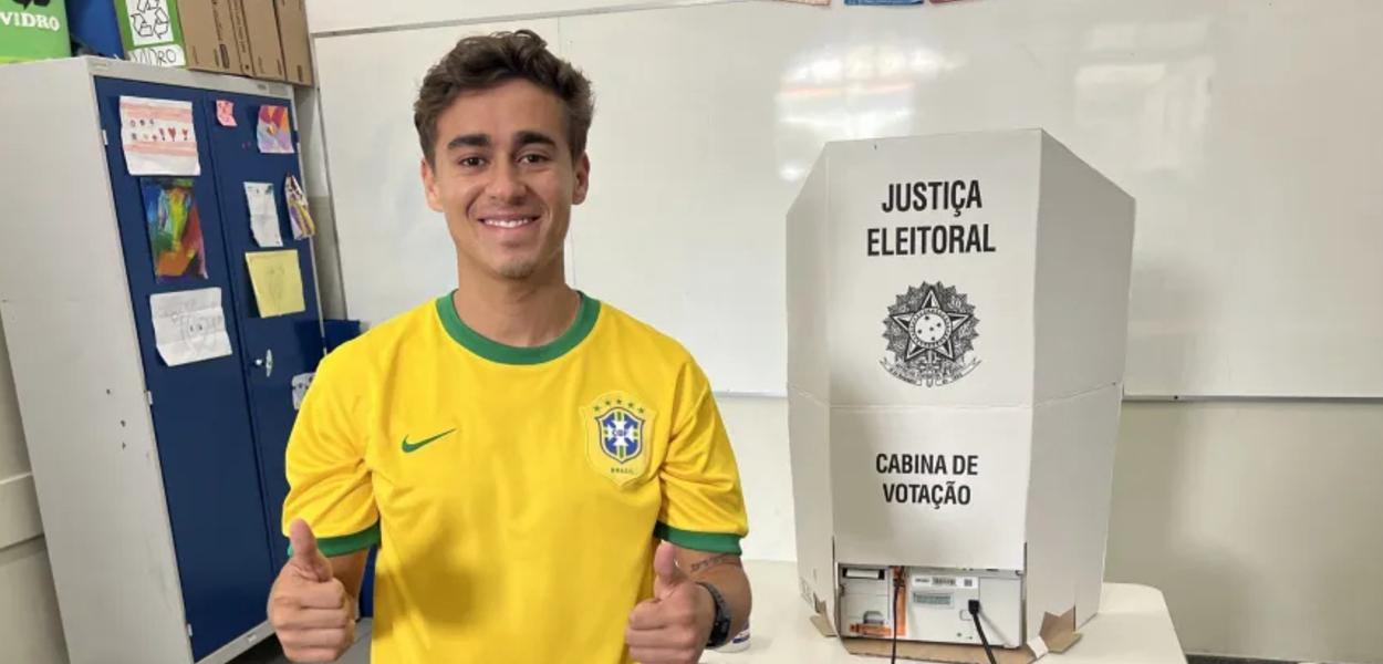 Nikolas Ferreira tem conta no Facebook suspensa | Brasil 247