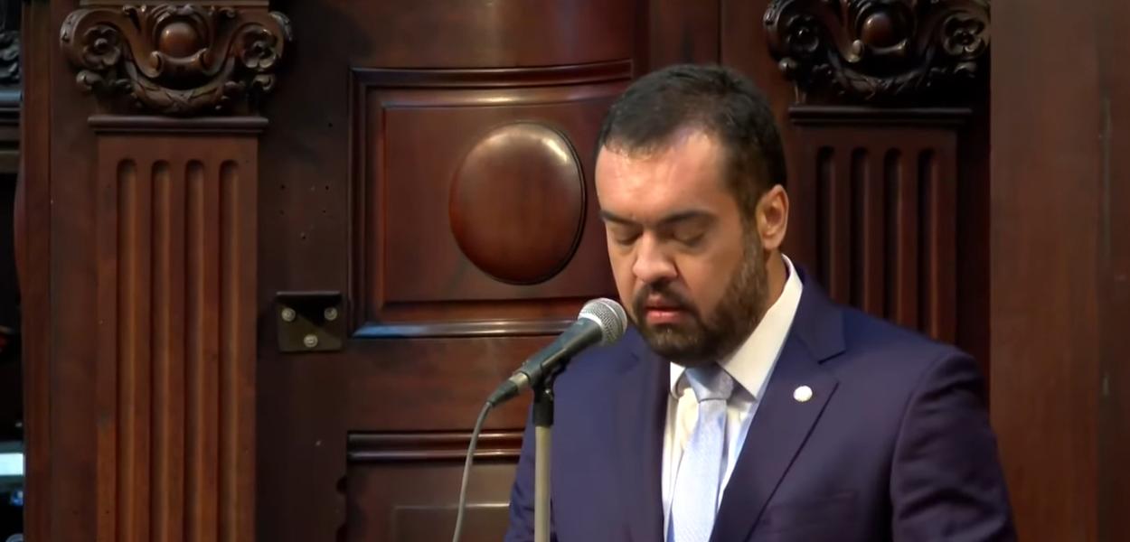 Cláudio Castro toma posse do segundo mandato como governador do Rio de ...