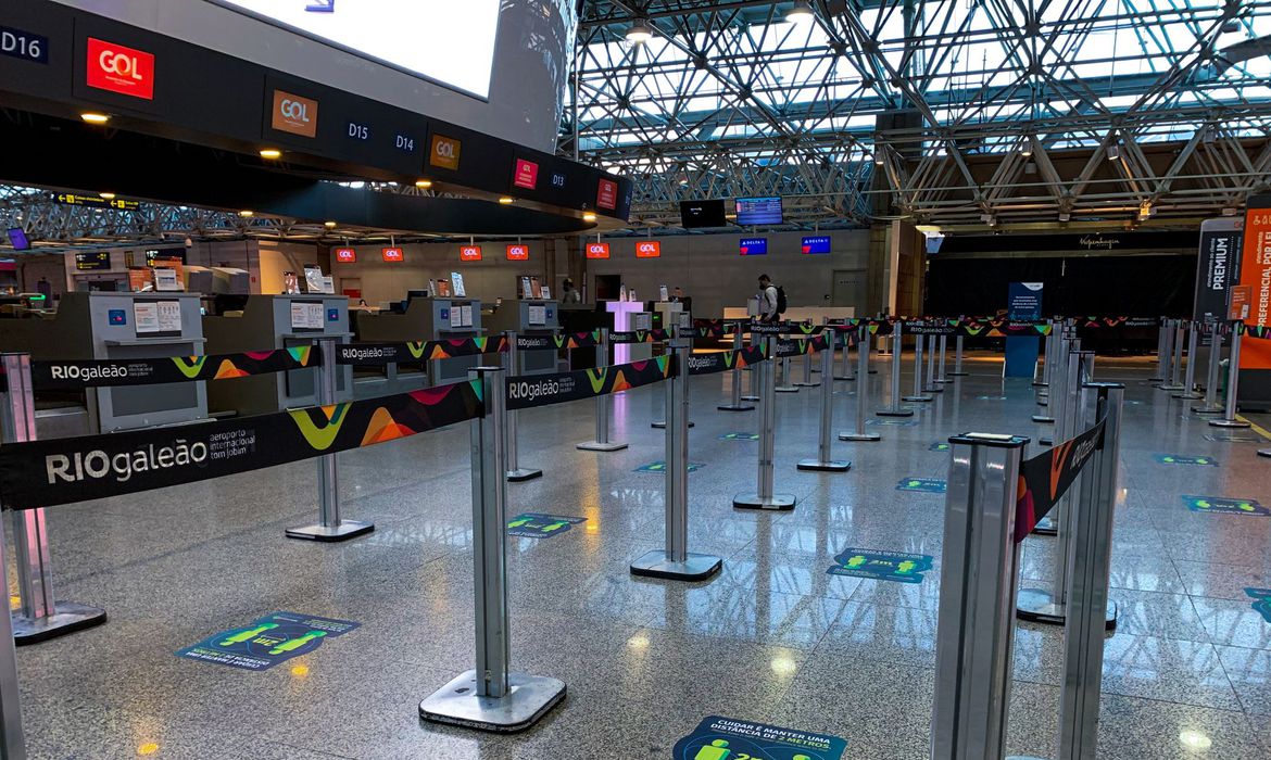 Quem é o ex-craque da Copa preso em aeroporto no Rio antes de embarcar ...