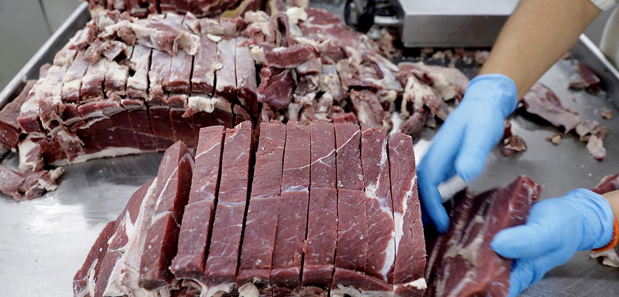 Brasil pode perder US$ 1,8 bilhão com veto da Europa à carne do país ...