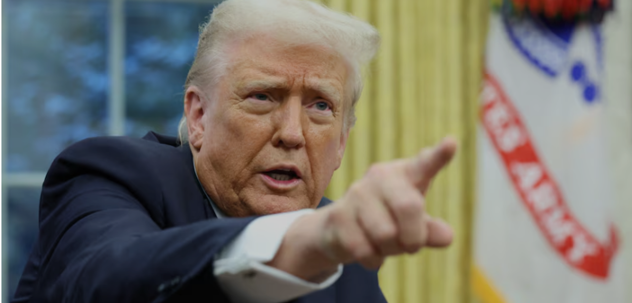 Trump assina Ordem Executiva determinando demissões em massa no ...