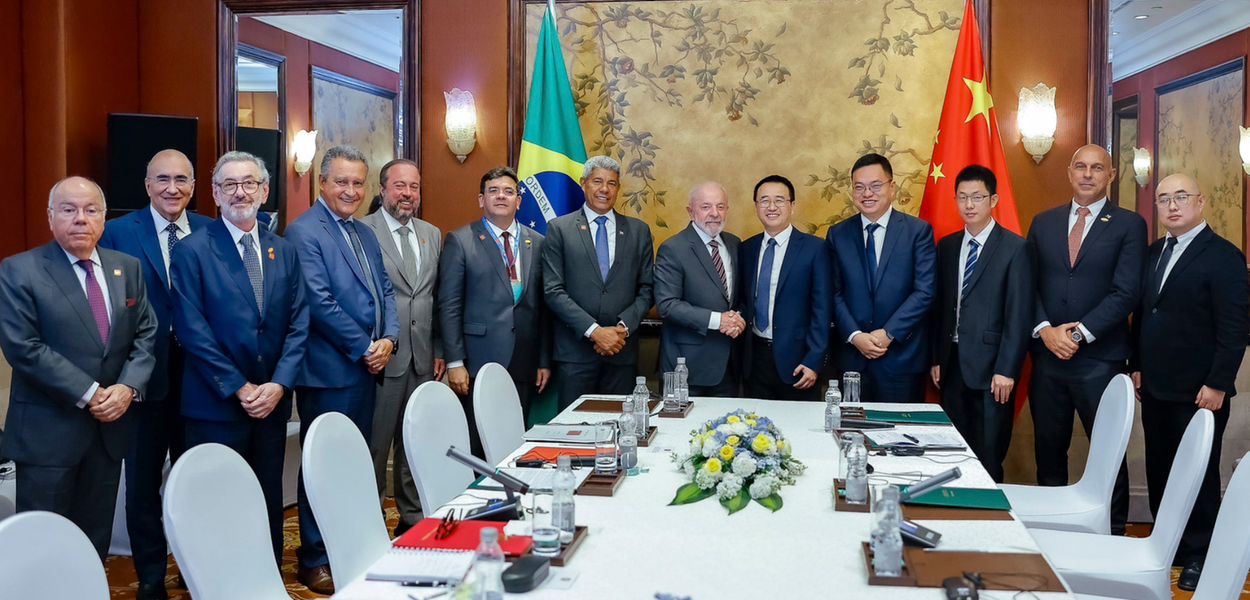 Lula se encontra em Pequim com presidente do Grupo de Tecnologia em ...