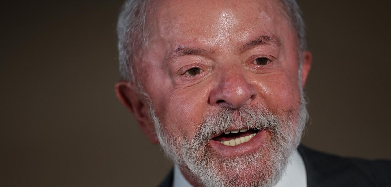 Lula sob os olhos do mundo: liderança contestada, liderança reconhecida ...