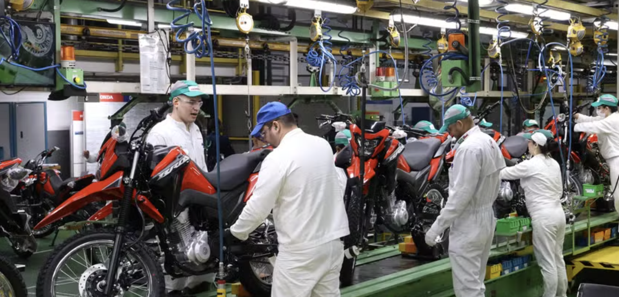 Demanda por motos cresce com força no governo Lula e Honda anuncia ...