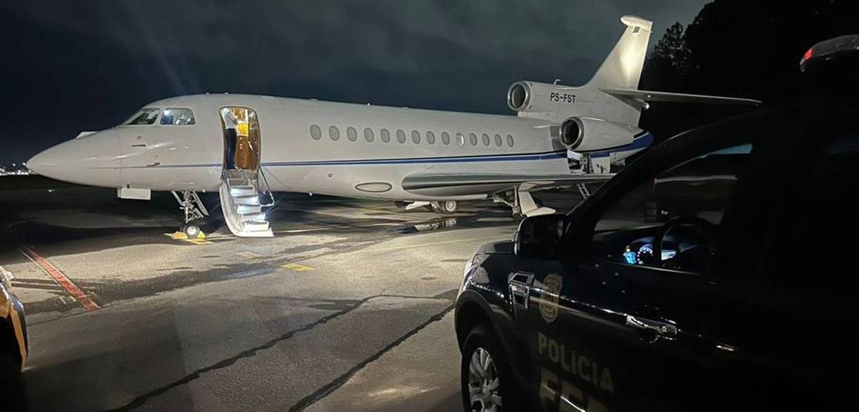 Pf Apreende Cerca De R 230 Milhões Em Joias Carros E Obras De Arte De